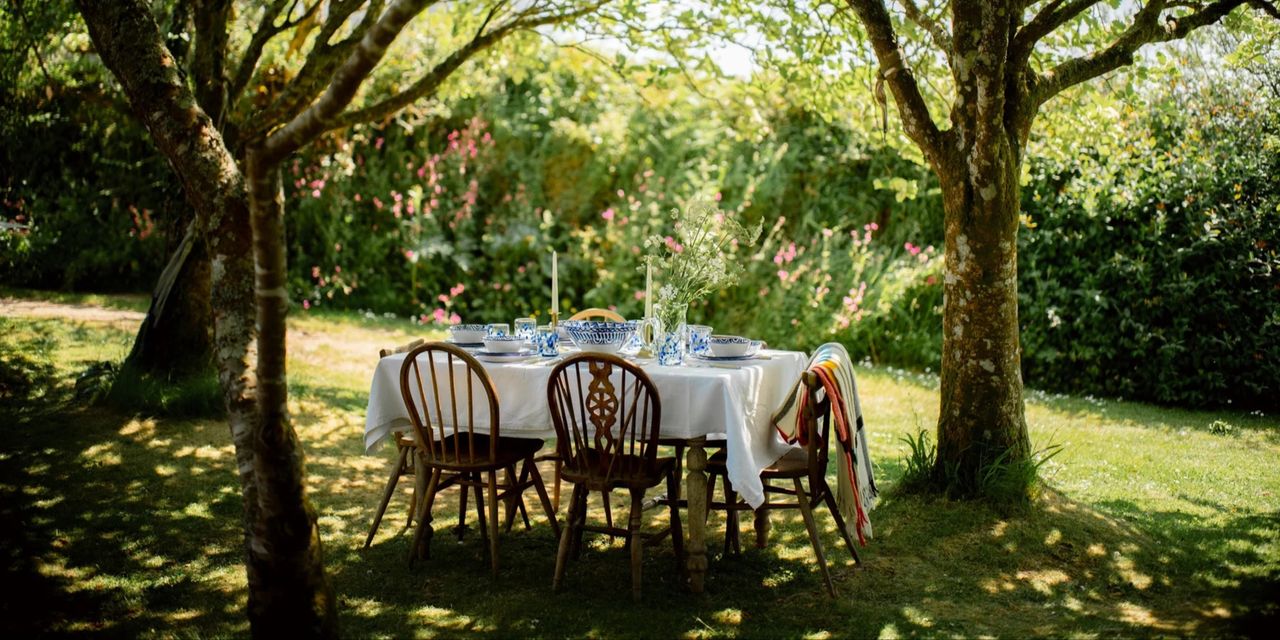 What is an olla? The centuries-old trick to help your garden | Livingetc