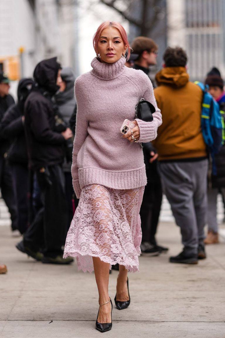 Trust me, all the most elegant people rely on this classic jumper style ...