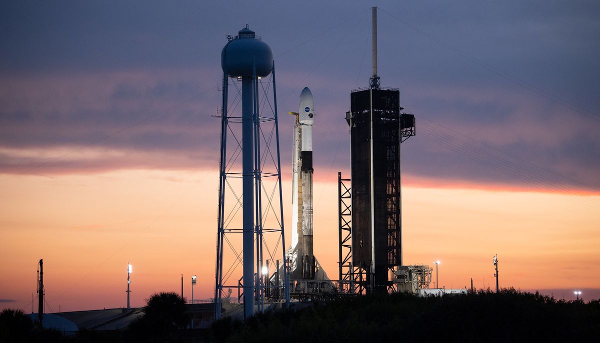SpaceX Falcon 9 rocket launches NASA's new IXPE X-ray space telescope ...