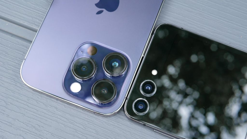 Apple Iphone Flip Could Be The Ultimate Foldable Phone — If It Does