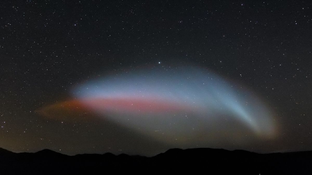 Night sky 'bleeds' over Arizona after SpaceX rocket punches a hole in ...