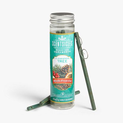 How to make an artificial Christmas tree smell real | Ideal Home