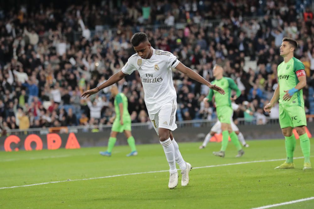 Real Madrid return to form with comfortable victory over struggling ...