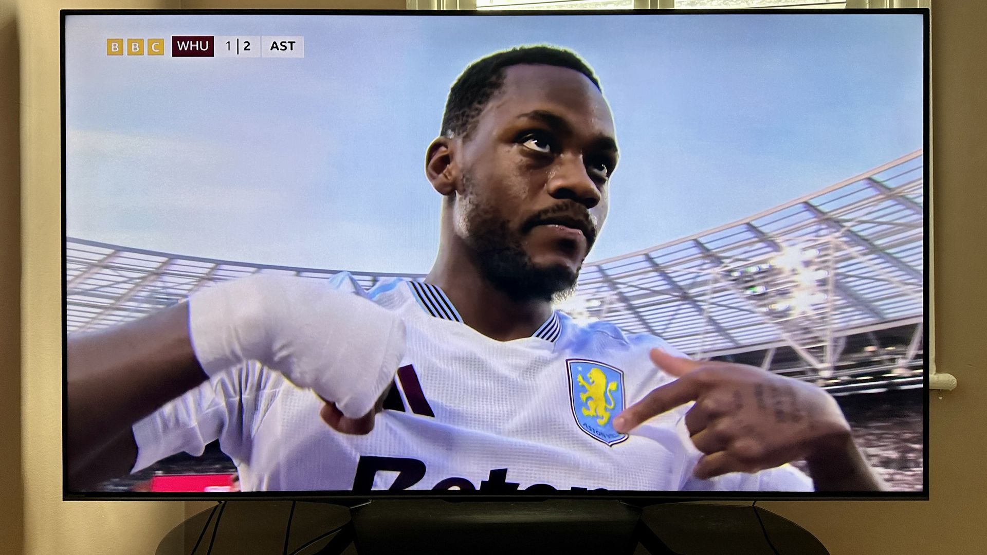 Hisense U7N review: a big-spec Mini-LED TV with a remarkably small ...