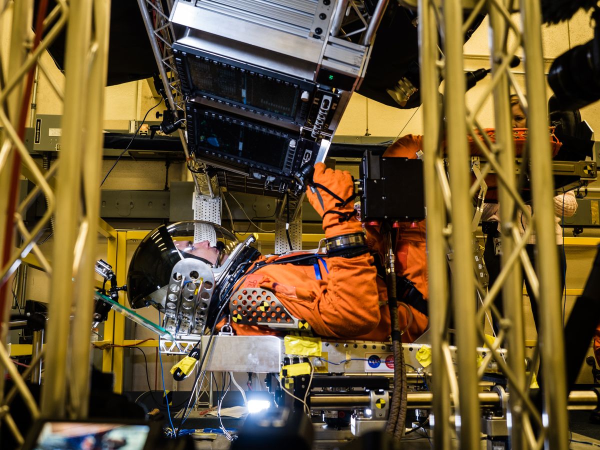 NASA astronaut Stan Love on the digital-age Orion cockpit | Space