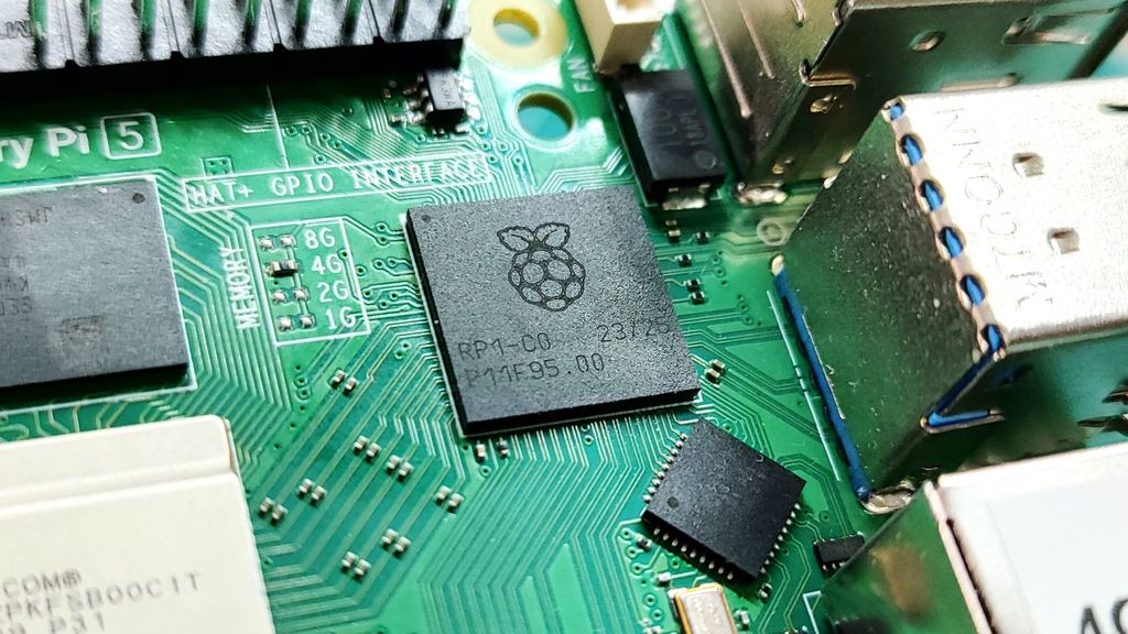 Pi Expert Jeff Geerling benchmarks new D0-stepped 2GB Raspberry Pi 5 ...