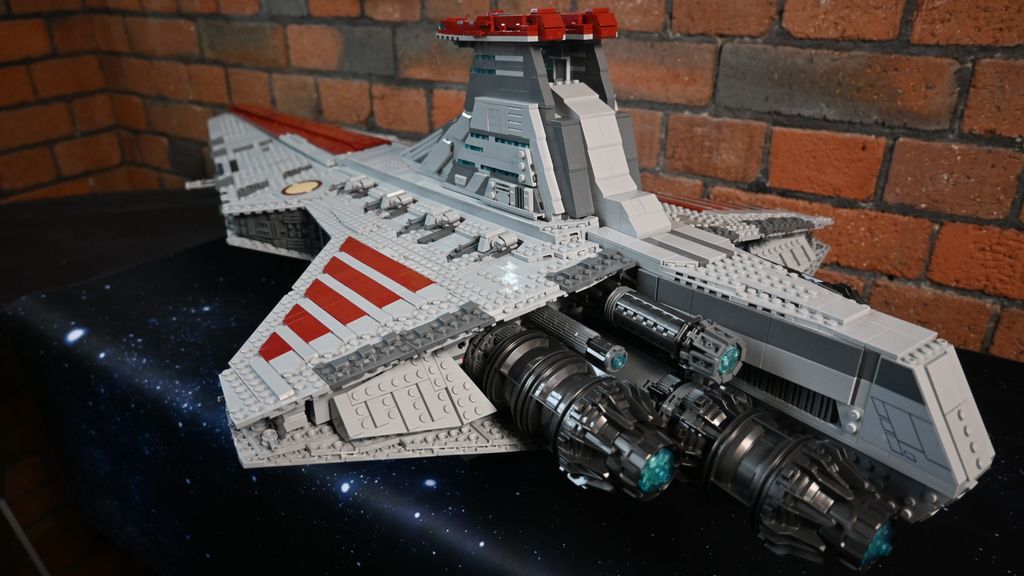 Lego UCS Venator review: "A stunning model, and one of the best UCS ...