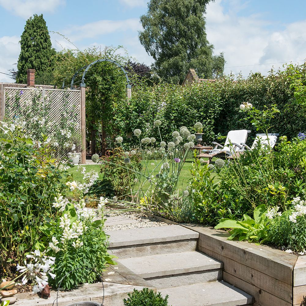 Split level garden makeover with plant-packed borders | Ideal Home