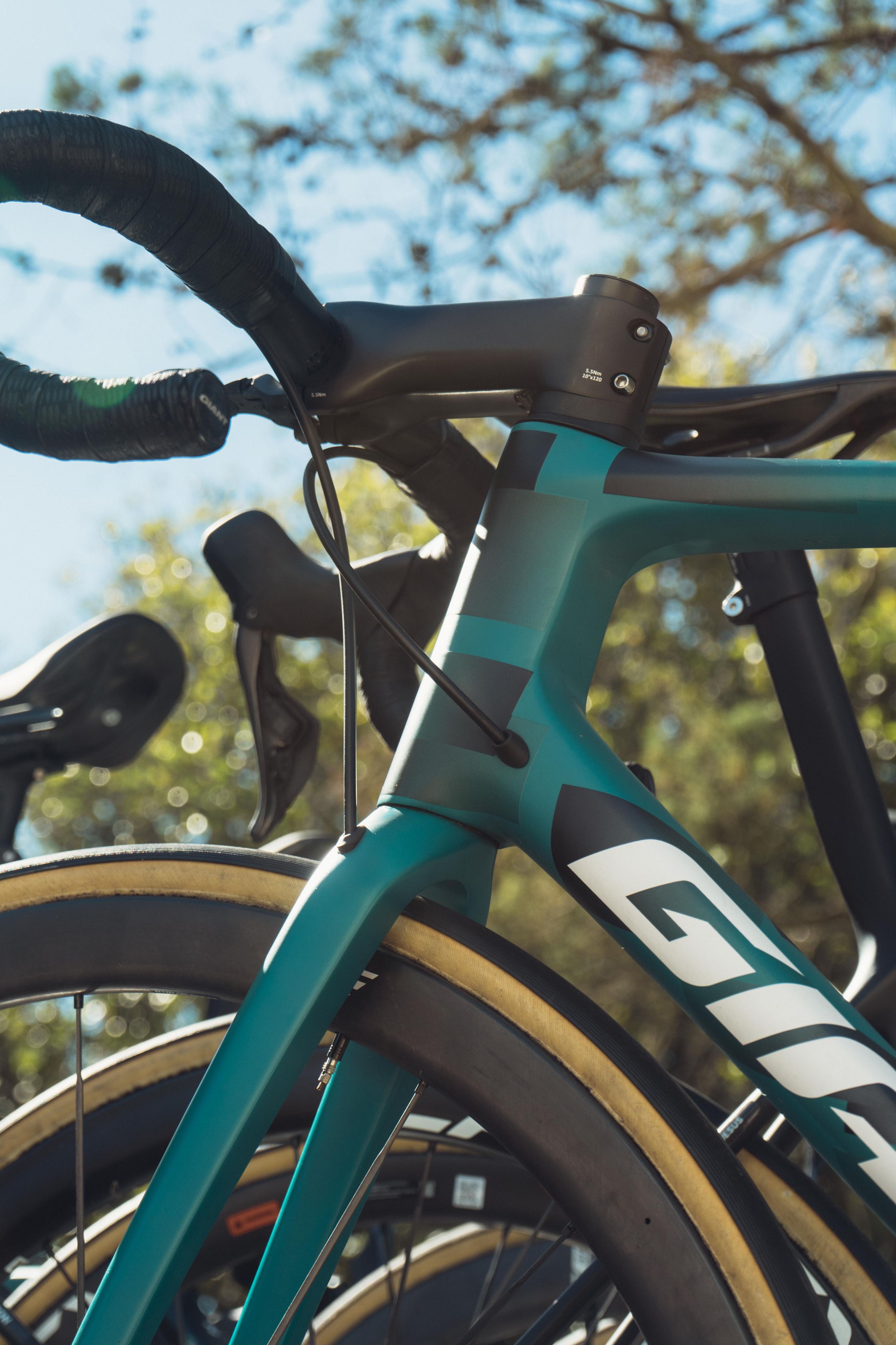 Vuelta a España tech gallery - Superlight paint, dinosaur names, and ...