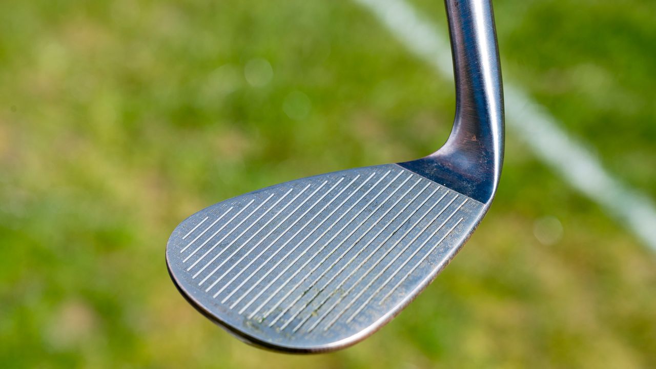 5 Golf Gear Warning Signs - Golf Monthly | Golf Monthly