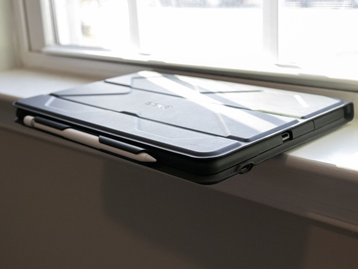 Zagg Rugged Messenger for iPad Air Review: Protective and functional ...