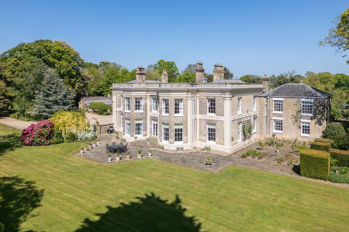 19 outstanding country homes, from £450,000 to £20 million, as seen in ...
