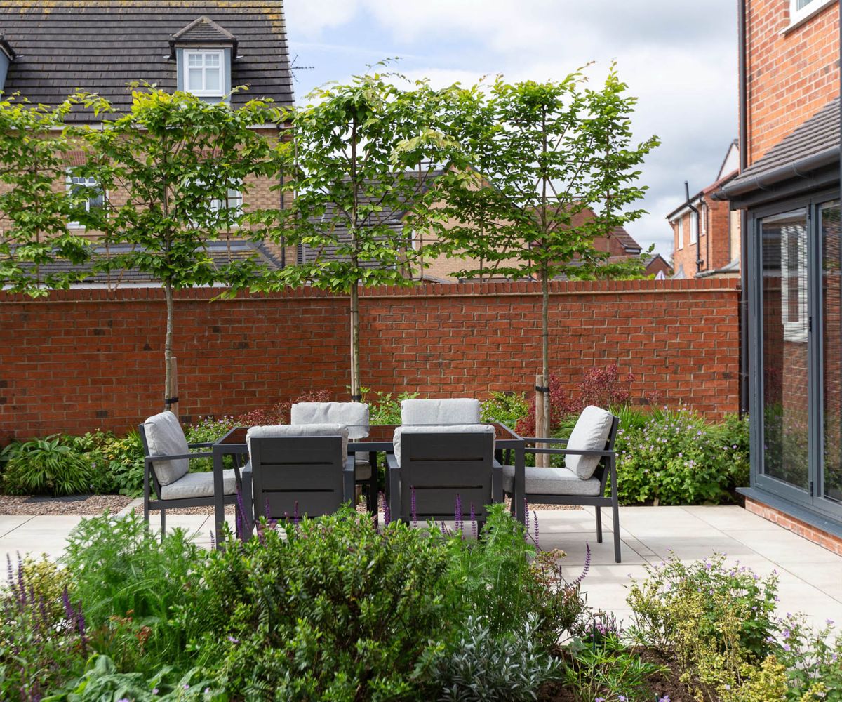 13 eco-friendly and stylish ways to re-use brick in a garden | Homebuilding