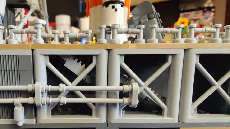 Lego NASA Artemis Space Launch System review | Space