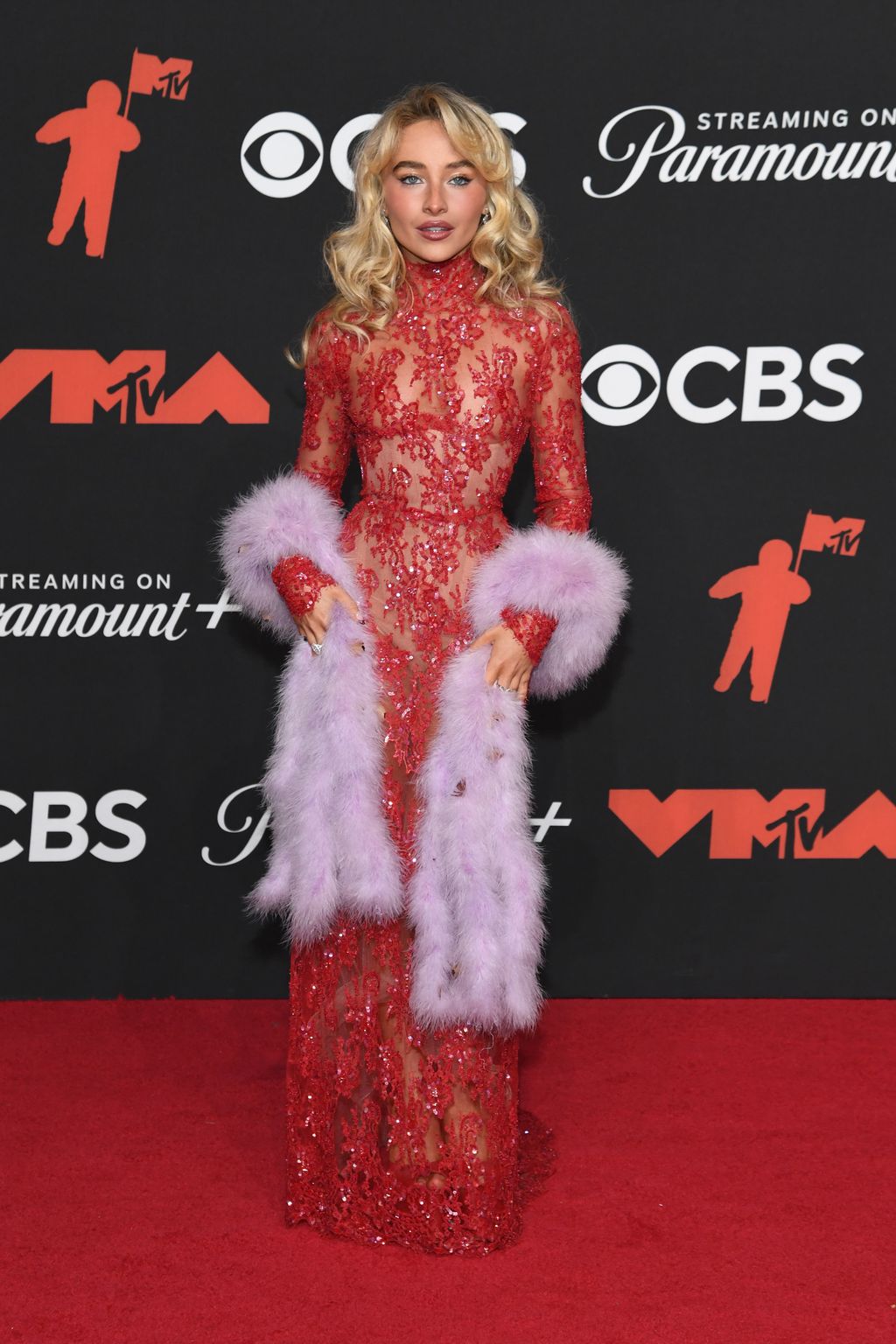 Sabrina Carpenter Surprises Fans On The 2025 Mtv Vmas Red Carpet In A