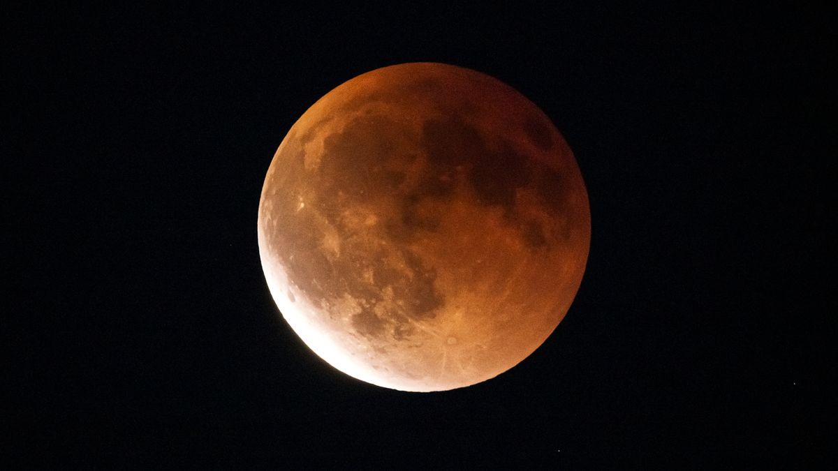 Total lunar eclipse March 2026: Live updates | Space