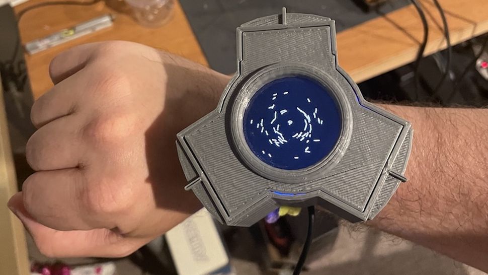 Supercomputer designer shrinks the Cray C90 to wristwatch size … sort ...