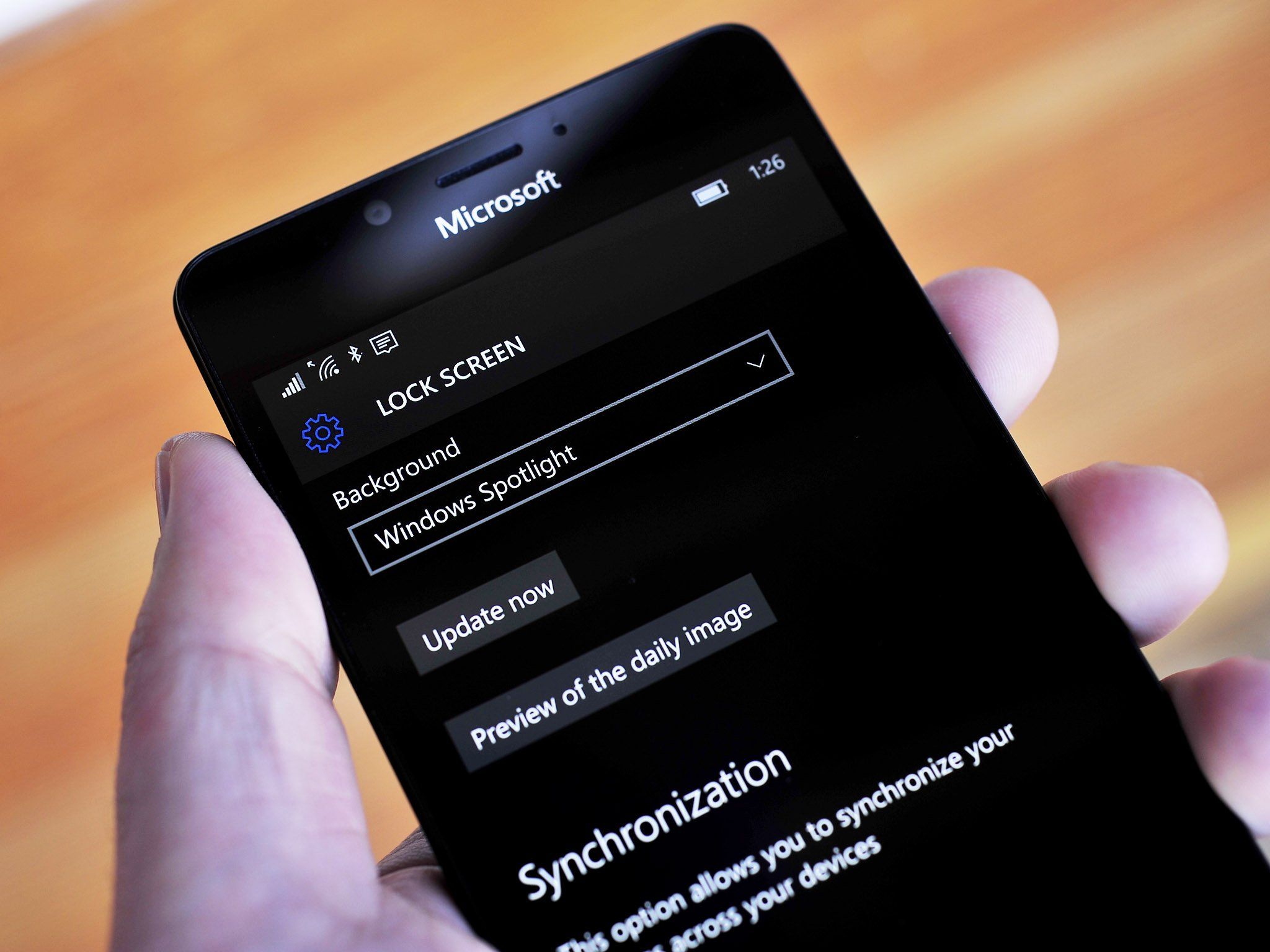 Dynamic Theme is a must-have Windows app for your Lock Screen and ...
