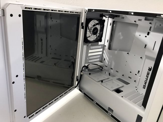 iBUYPOWER Snowblind Review: Translucent Screen on the Side | Tom's Hardware