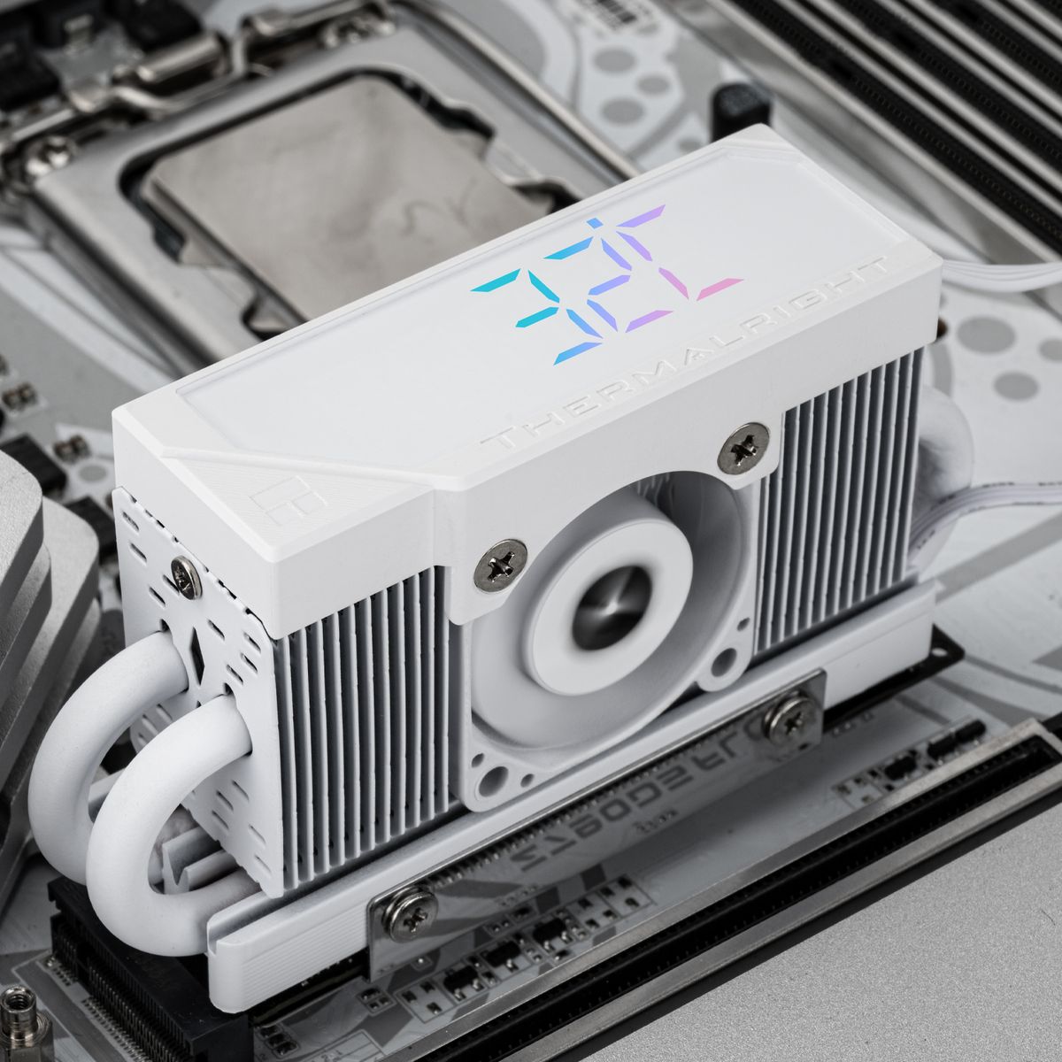 M.2 SSD cooler displays your SSD's performance and vitals in real time ...