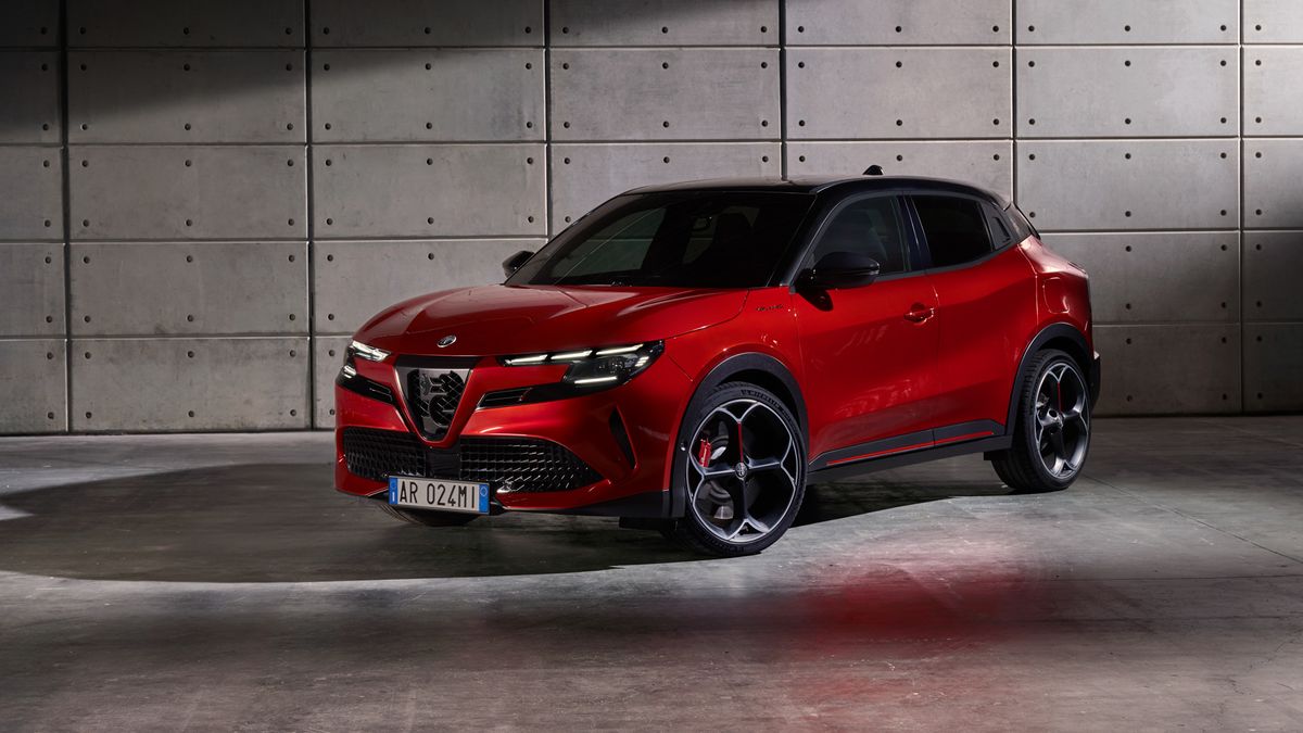 Alfa Romeo reveals its first EV, the small but sporty Milano | T3