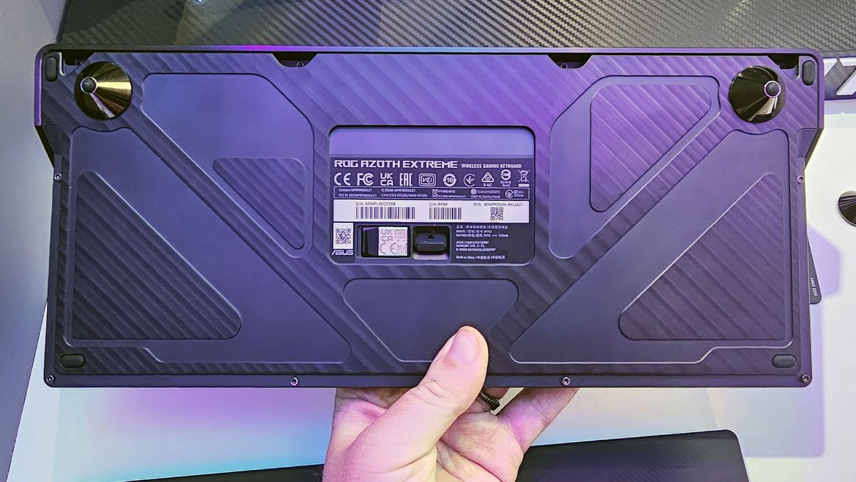 Asus's Azoth Extreme keyboard has a switch that changes its typing feel ...