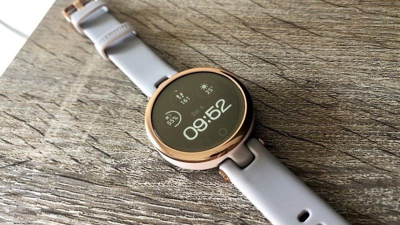 Fitbit Luxe review: A luxurious fitness tracker for fashion-forward ...