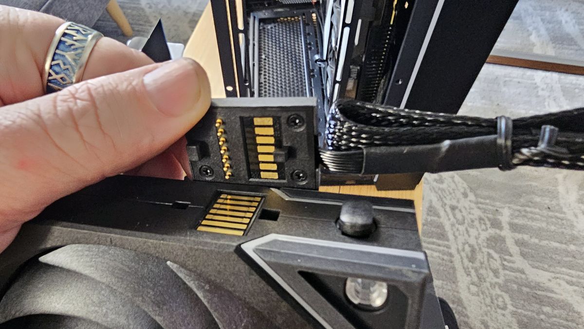 Hands-On: Lian Li's LCD Screen fans turn heads and are surprisingly ...