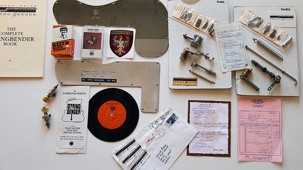 Watch Clarence White Demonstrate His Innovative B-Bender Telecaster in ...