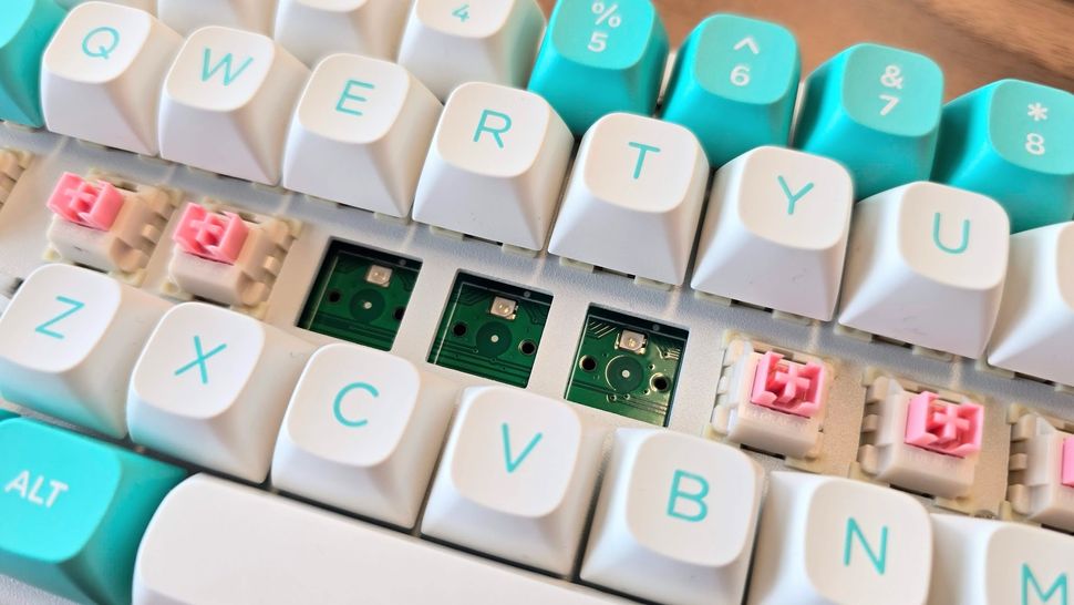 Redragon K683WB FIDD Magnetic Gaming Keyboard Review: Magnetic Switches on a Tight Budget | Tom ...