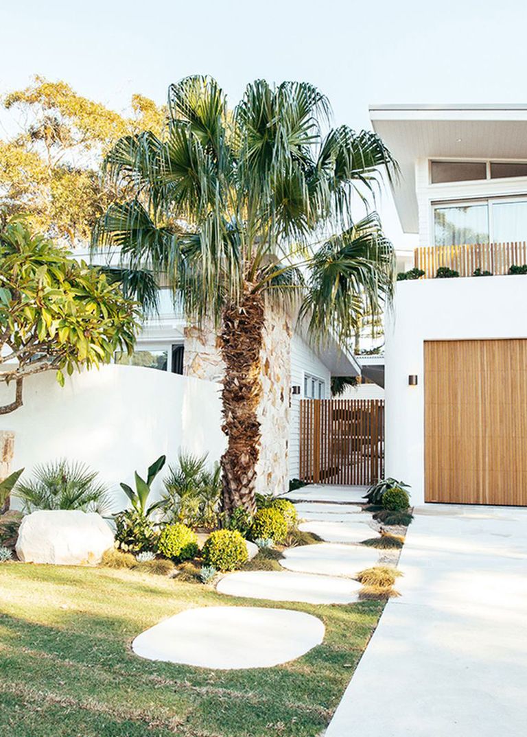 Front garden wall ideas: 10 front yard walls | Homes and Gardens