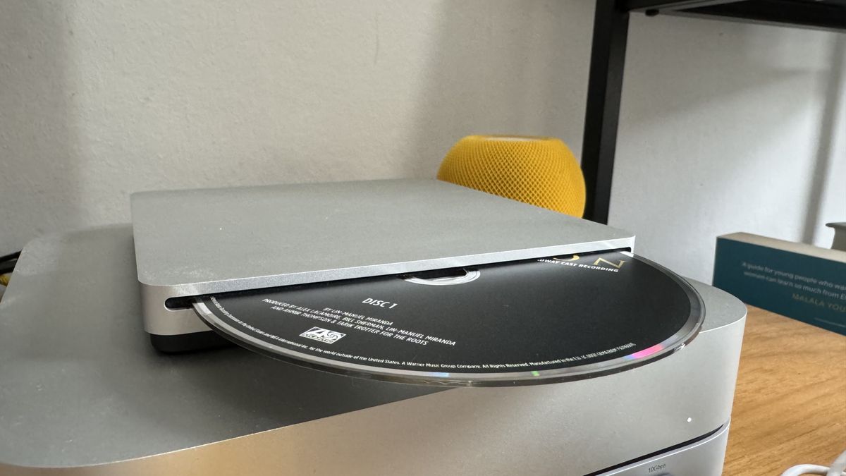 Apple SuperDrive review: A CD/DVD drive "Designed by Apple in ...