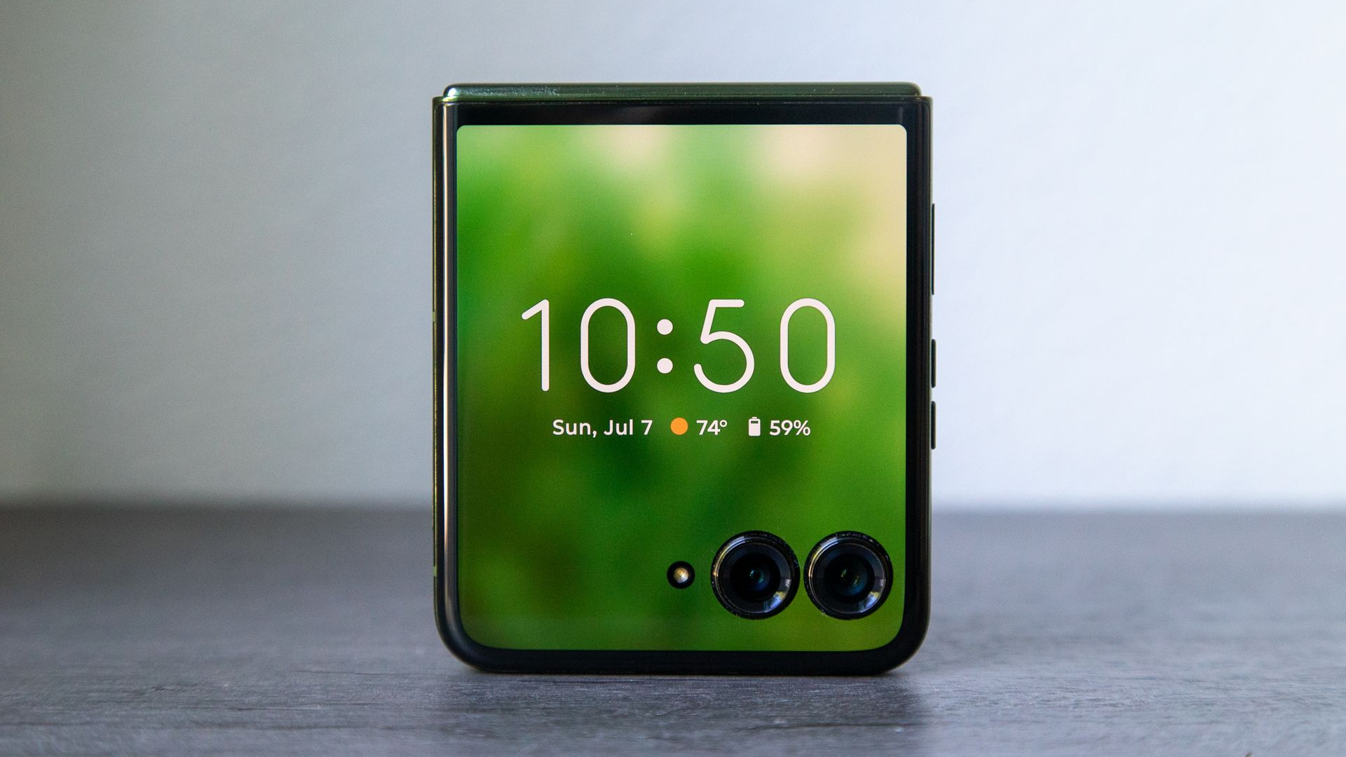 Official Motorola teaser hypes us up for the Razr 2025 in late April ...