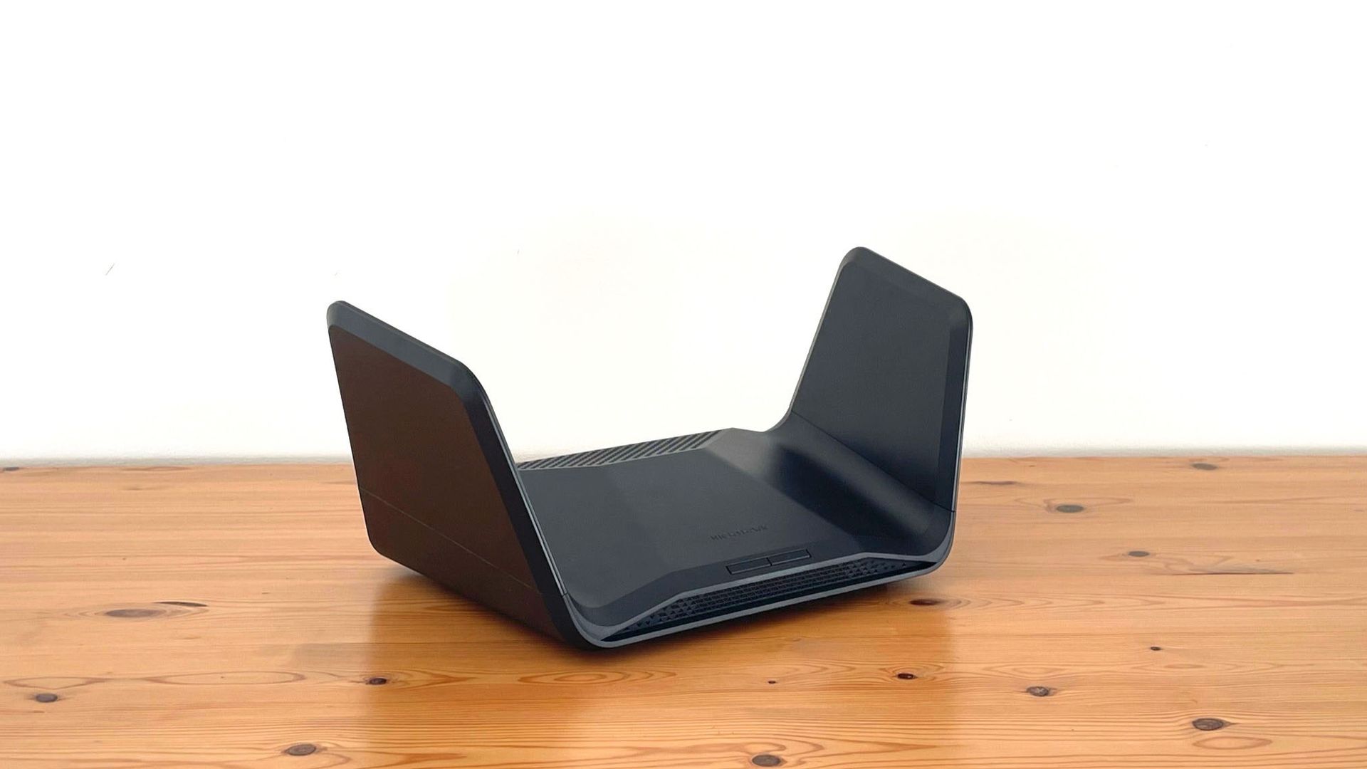 Netgear Nighthawk RAXE300 review: a state-of-the-art Wi-Fi 6E router ...