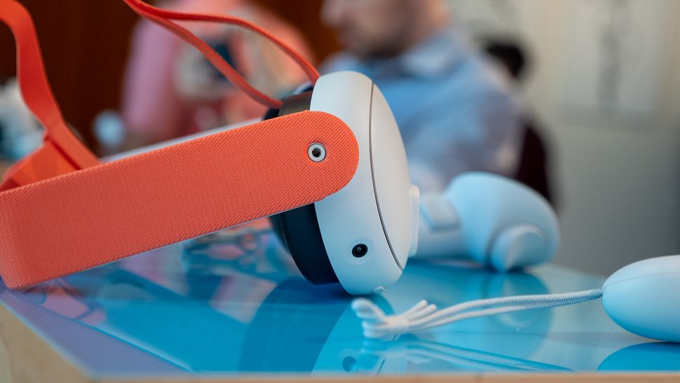 Yes, you can actually read your phone screen on a Quest 3 | Android Central