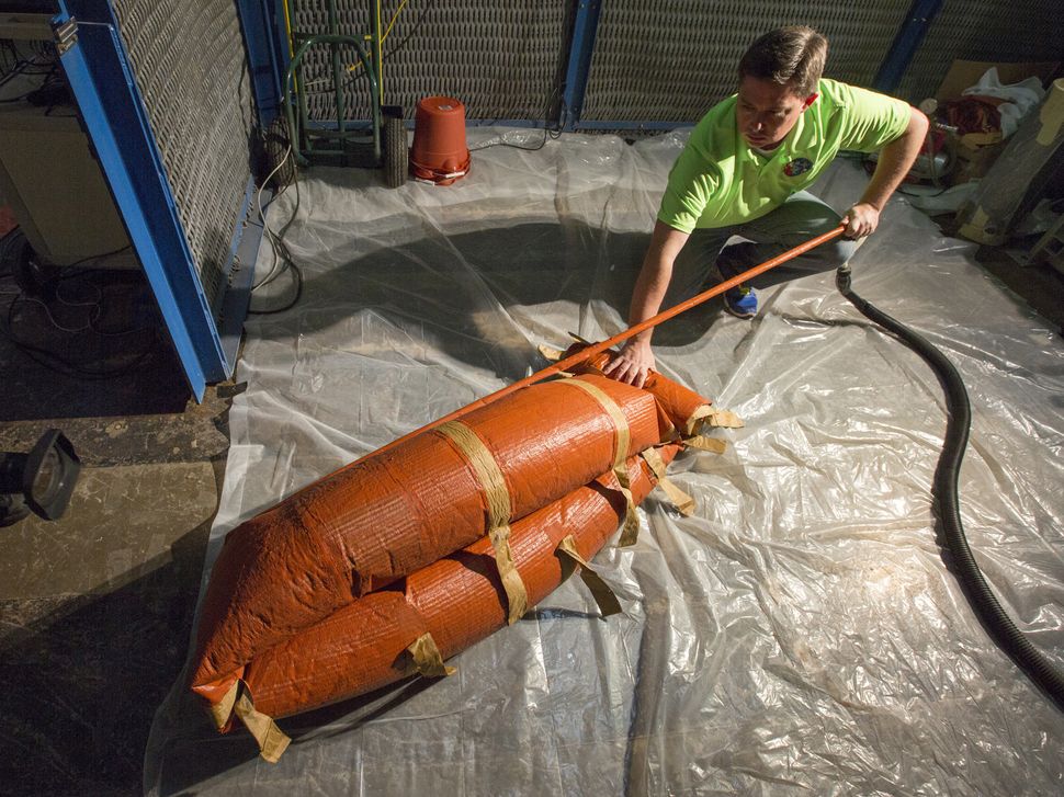 NASA's Inflatable Heat Shield Takes Vacuum Packing to a New Level | Space