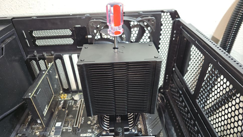 Scythe Mugen 6 and Mugen 6 Black Edition Review: Quiet cooling at a reasonable price | Tom's ...