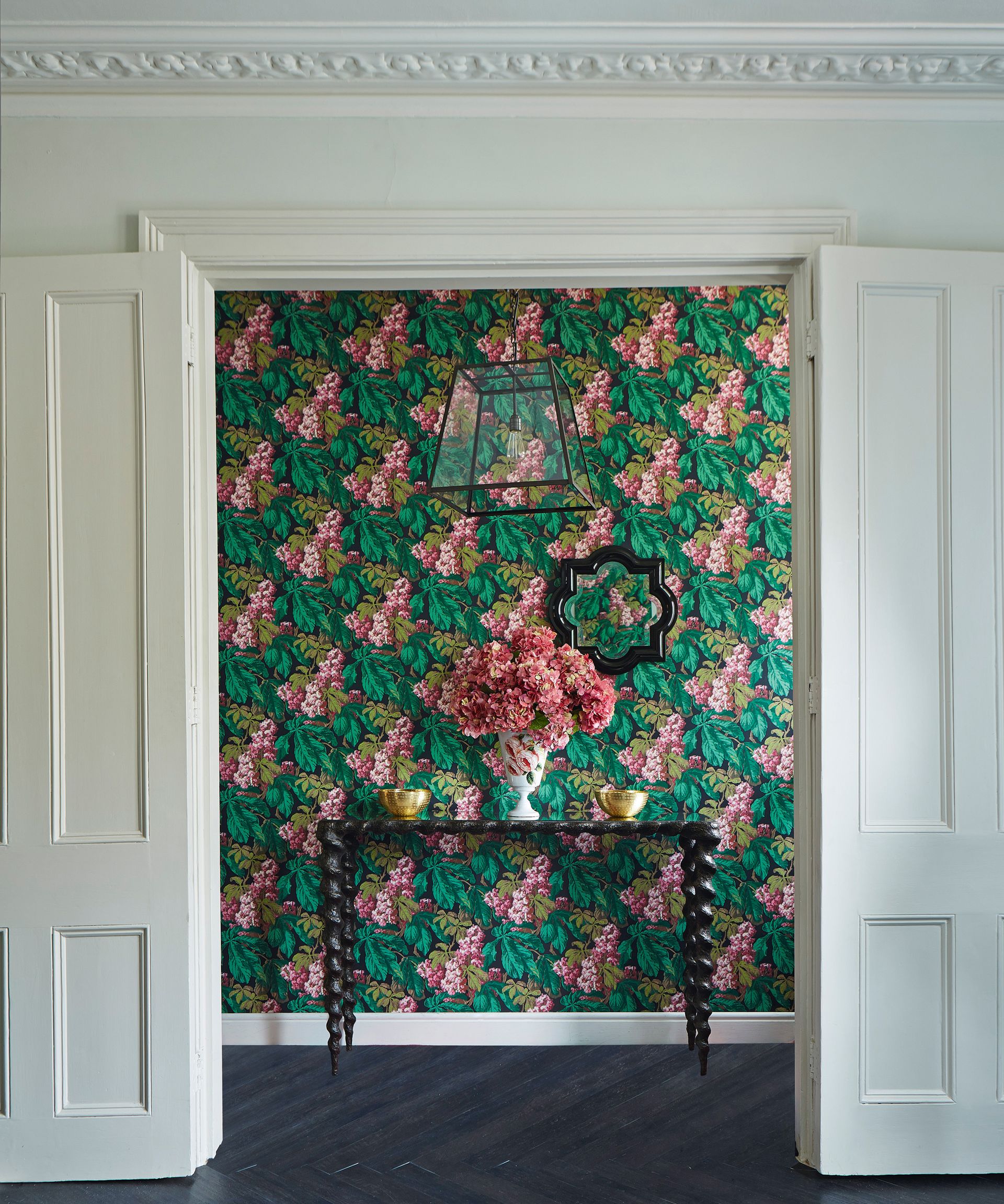 Hallway wallpaper ideas: 20 statement wallpapers for a hall | Homes and ...