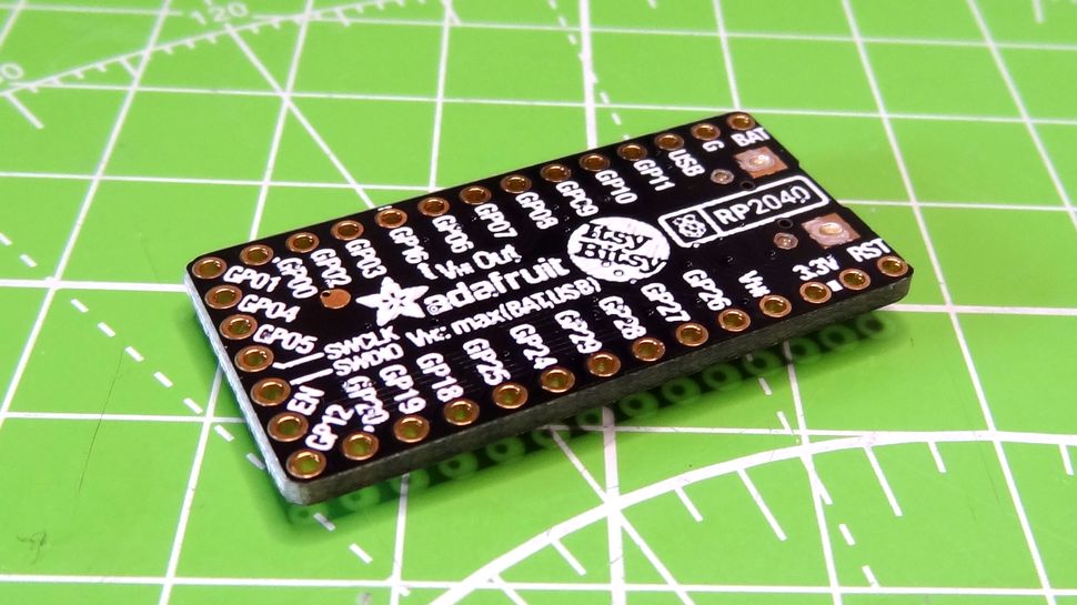 Adafruit ItsyBitsy RP2040 Review: A Surprising Compromise | Tom's Hardware