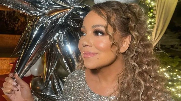 Mariah Carey Breaks a Self-Imposed Rule of 35 Years, Sharing a Photo of ...