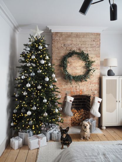 How to fluff a Christmas tree for fuller looking foliage | Livingetc