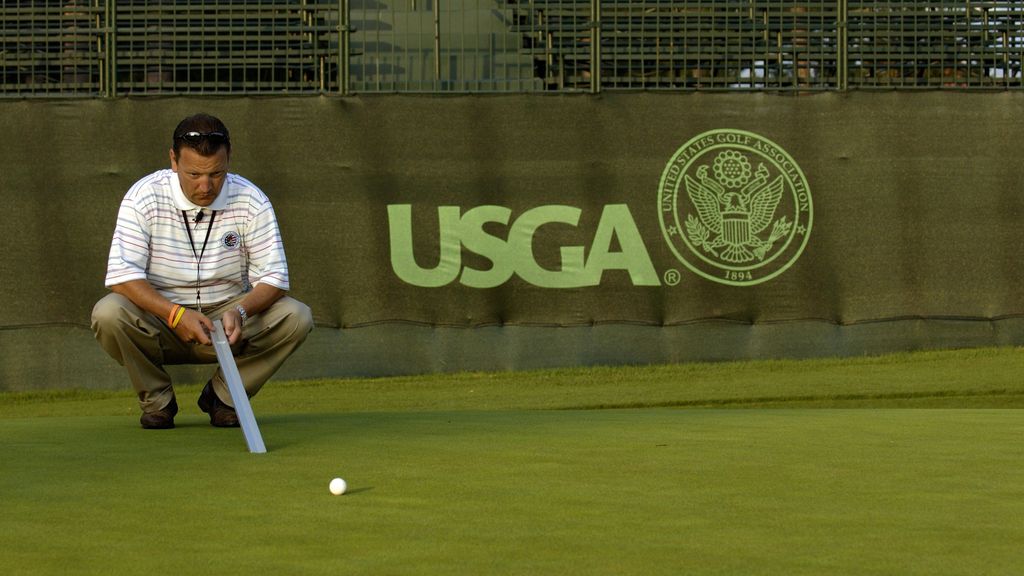 What is a stimpmeter in golf and how does it work? | Golf Monthly