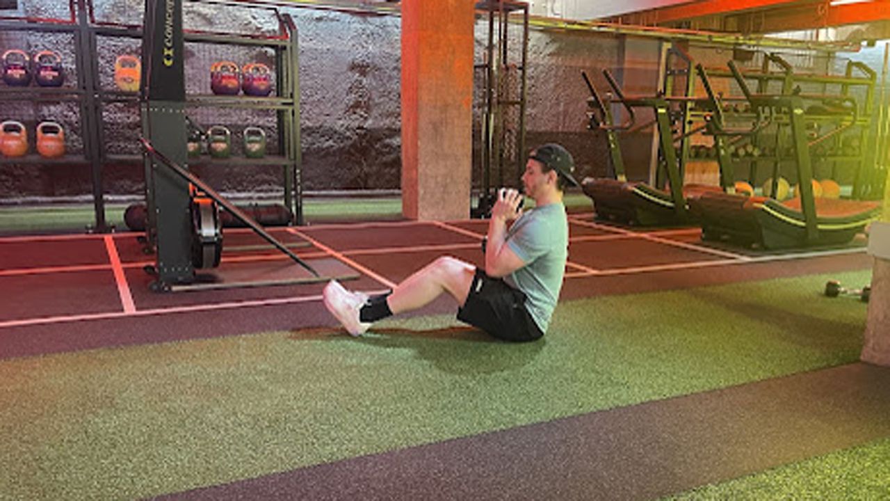 Nine dumbbell ab exercises to strengthen and define your core muscle ...