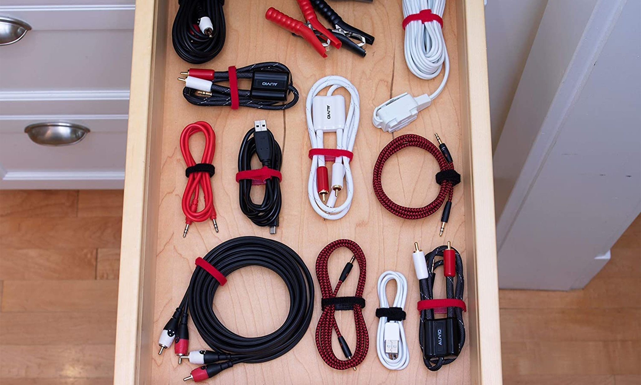 Best cable management solutions 2022 - Blog - Creative Collaboration