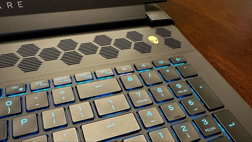 Alienware m18 Review: Monstrous Powerhouse, 480 Hz Screen | Tom's Hardware