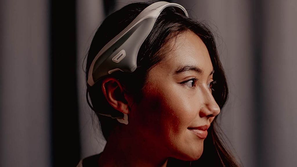 This smart sleep headband is designed by neuroscientists to help treat ...