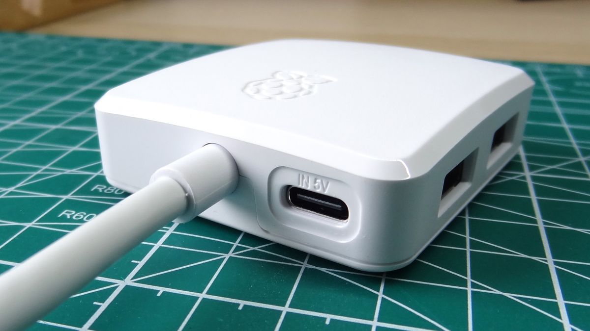 Raspberry Pi announce $12 USB 3 hub to add more ports to your Pi | Tom ...
