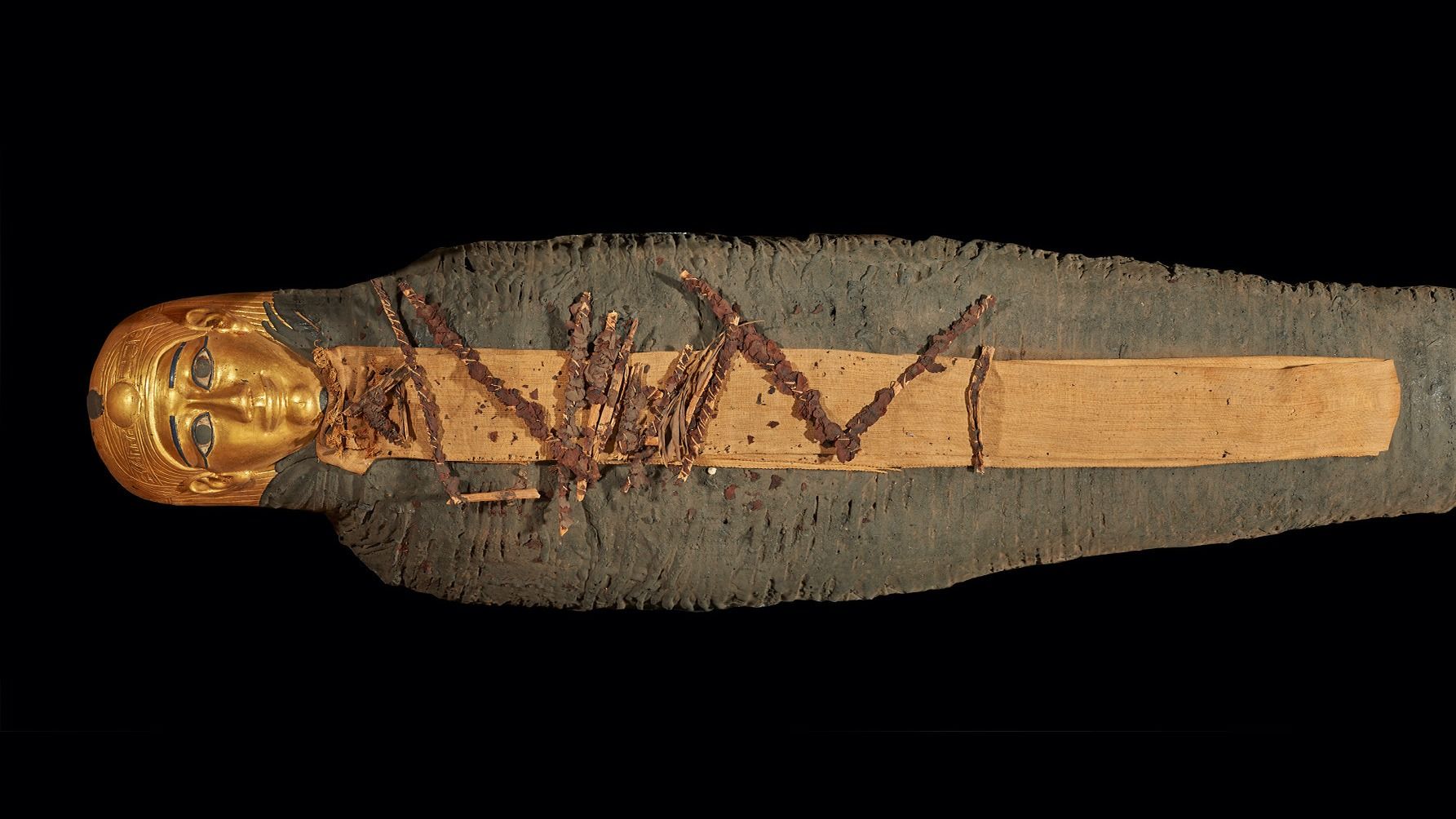 Stunning CT scans of 'Golden Boy' mummy from ancient Egypt reveal 49 ...