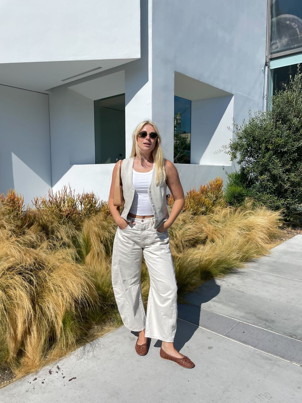 How to Wear Barrel-Leg Jeans: 9 Ways Everyone Is Styling Them | Who ...