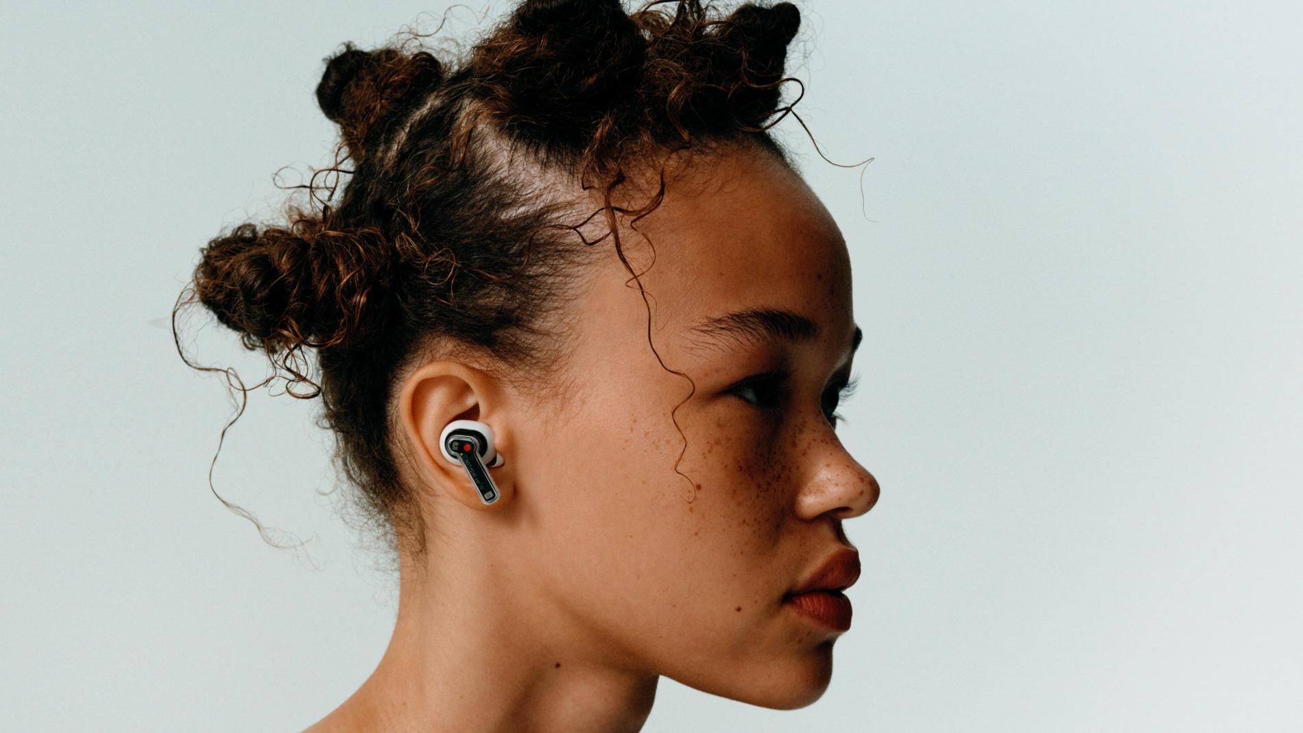 Nothing's ear (1) wireless earbuds debut to decent, but mixed reviews ...